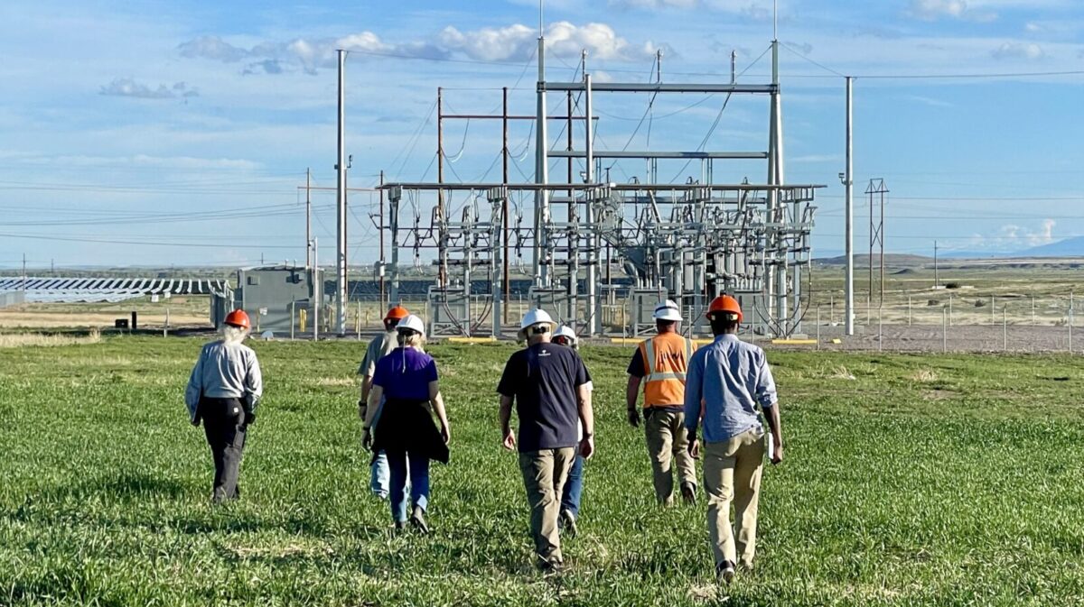 Pikes Peak LMAG Tours 175 MW Pike Solar Array - IEEE Life Members